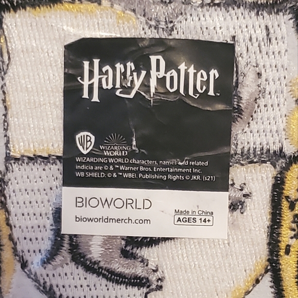 Wizarding World Of Harry Potter | Accessories | Offical Hufflepuff ...